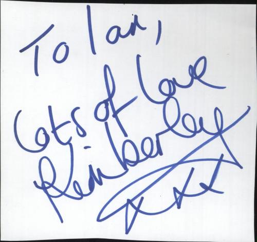 Girls Aloud Autograph UK memorabilia (733680)