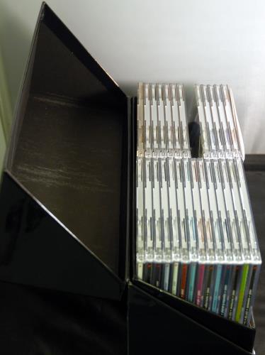 Oasis Complete Single Collection '94-'05 Japanese CD Album Box Set (373518)