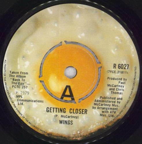 Paul McCartney and Wings Getting Closer - A Label UK Promo 7" vinyl ...