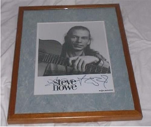 Steve Howe Signed Photo US Promo photograph (185640) SIGNED PHOTO